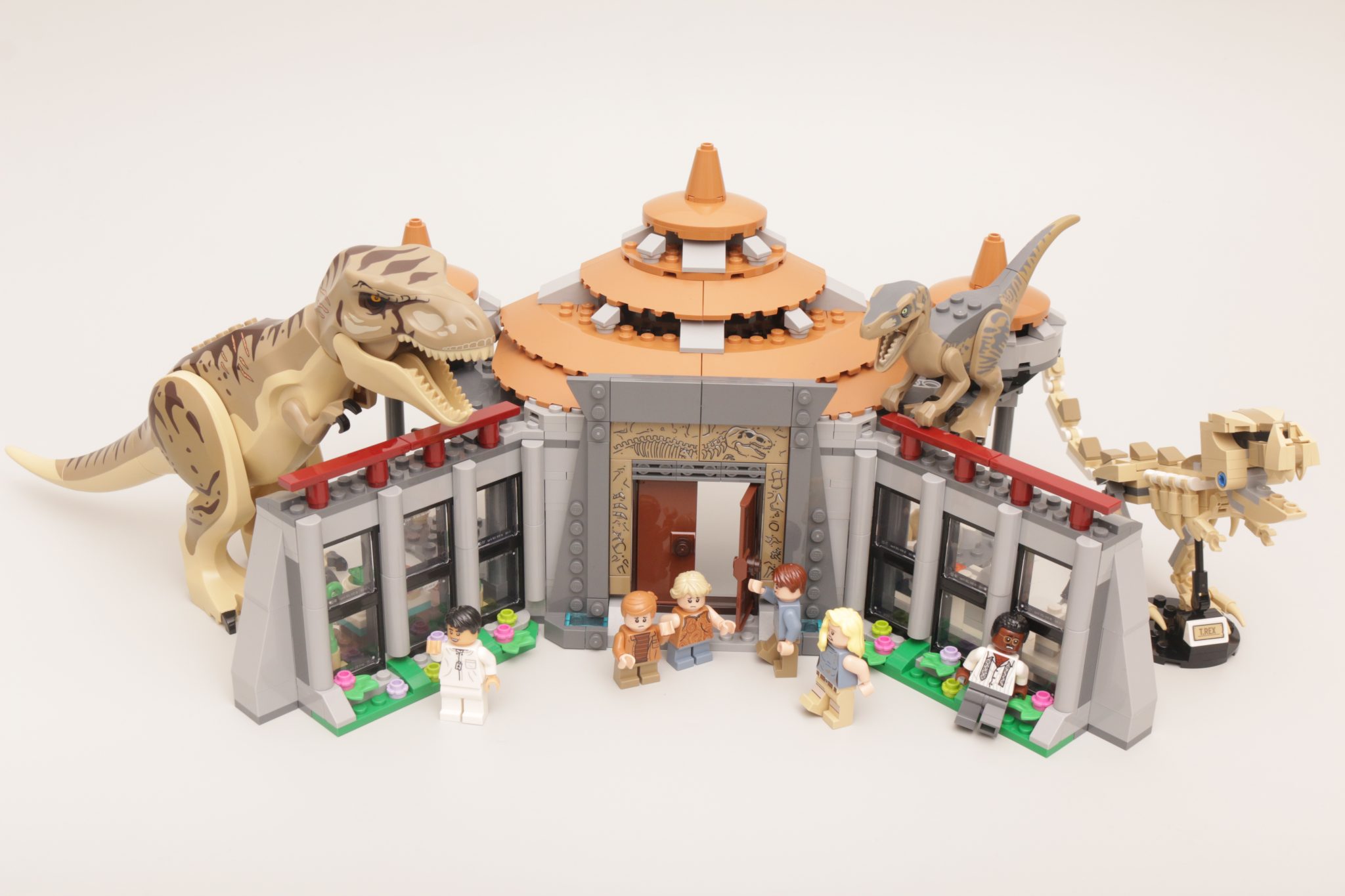 LEGO 76961 Visitor Centre: T. rex & Raptor Attack review