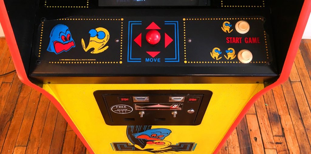 New working LEGO PAC-MAN cabinet is also an accurate model