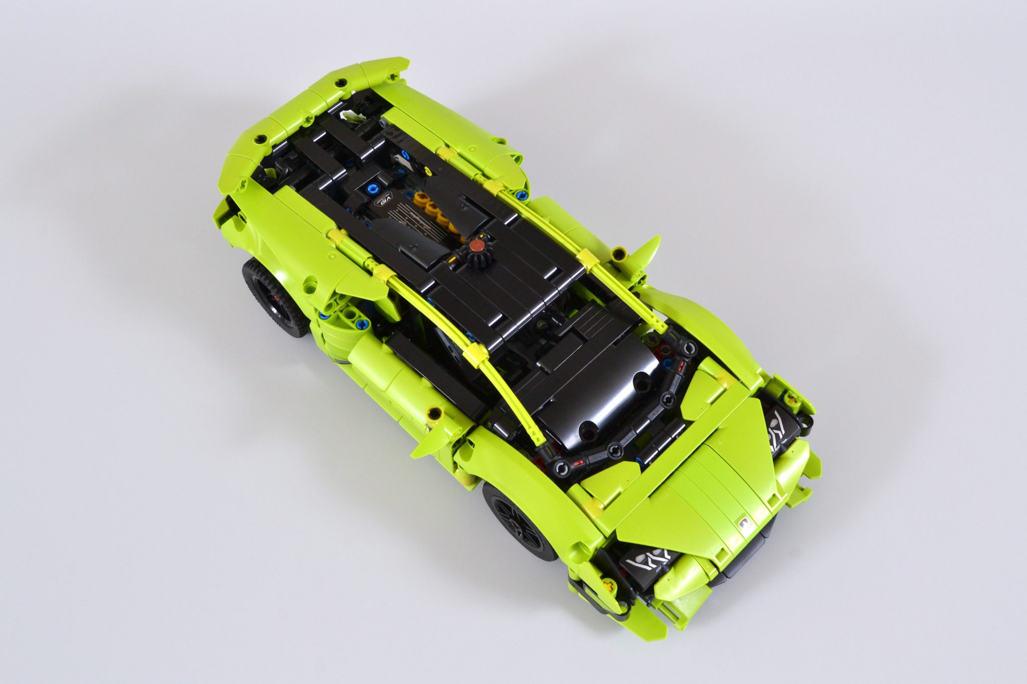 LEGO Technic 42161 Lamborghini Huracán Tecnica review