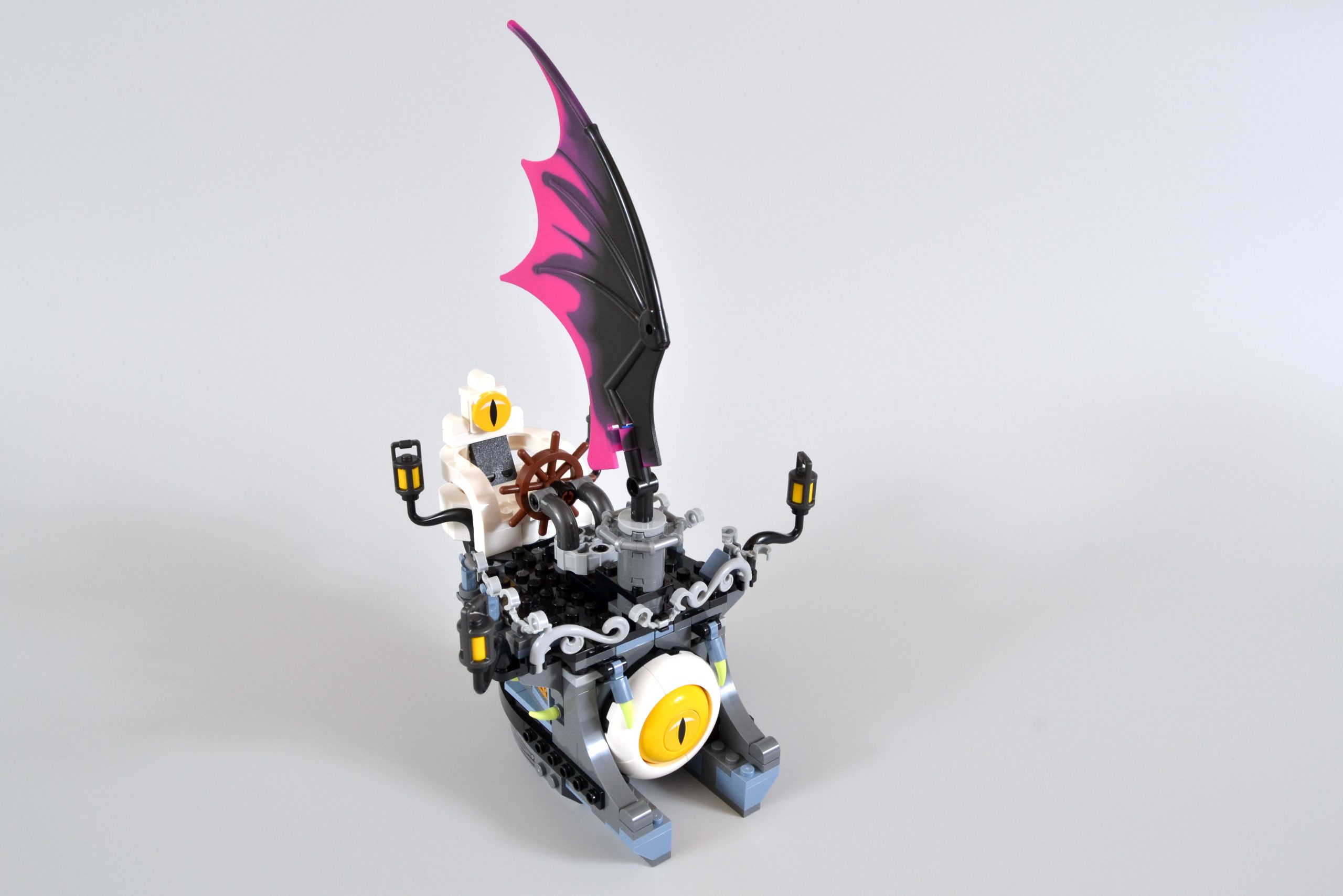 LEGO DREAMZzz 71469 Nightmare Shark Ship review