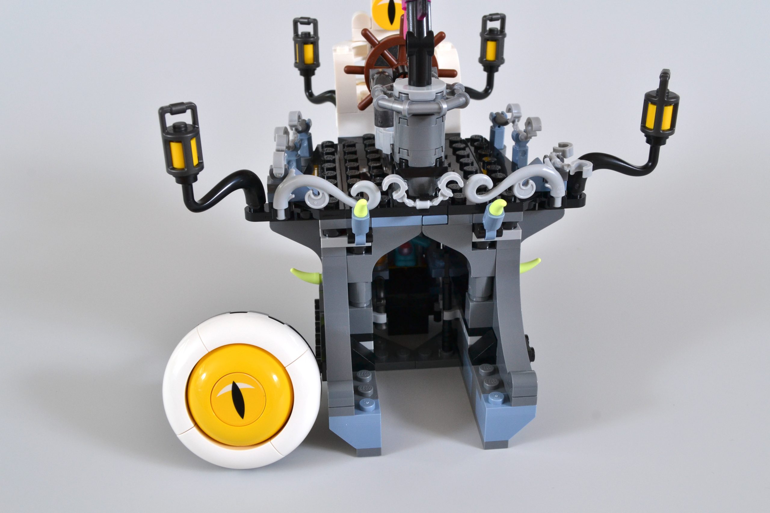LEGO DREAMZzz 71469 Nightmare Shark Ship review