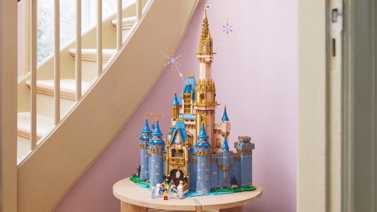Free LEGO Disney Castle make and take event this weekend
