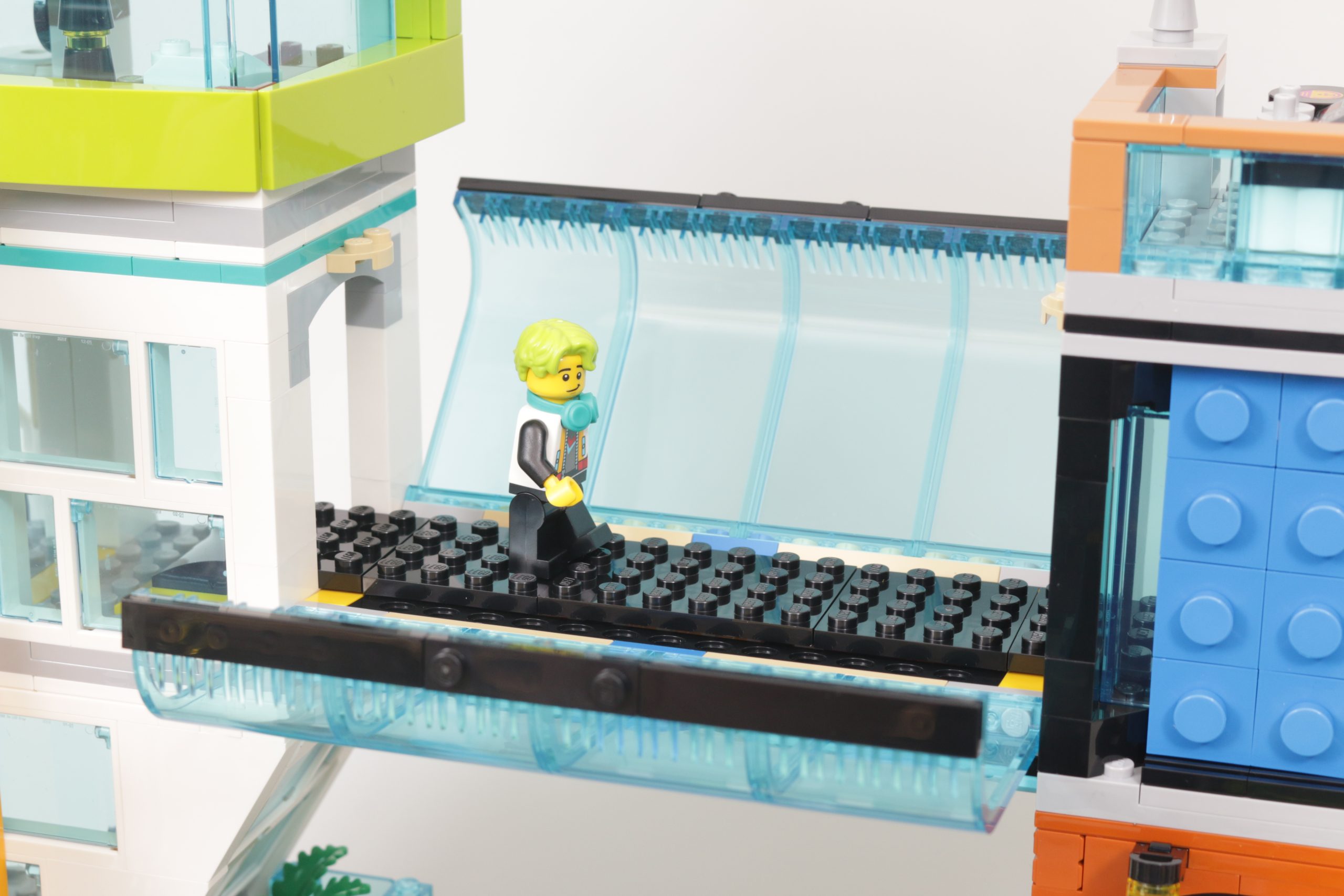 LEGO City 60380 Downtown review and full gallery