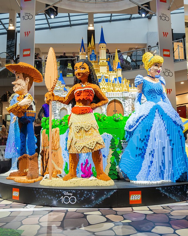 LEGO Disney Se revelan 100 castillos de Cenicienta de gran tamaño