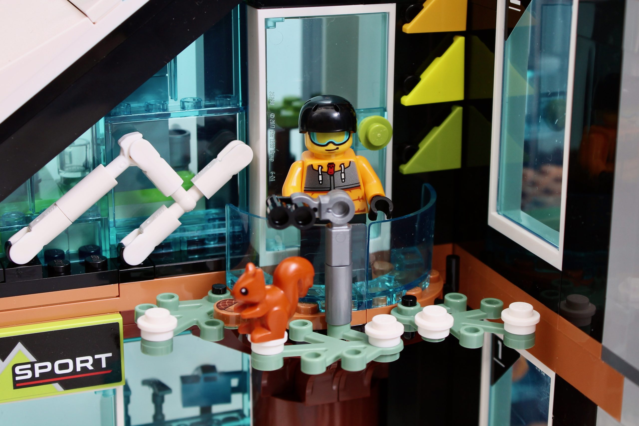 LEGO City 60366 Ski and Climbing Center review