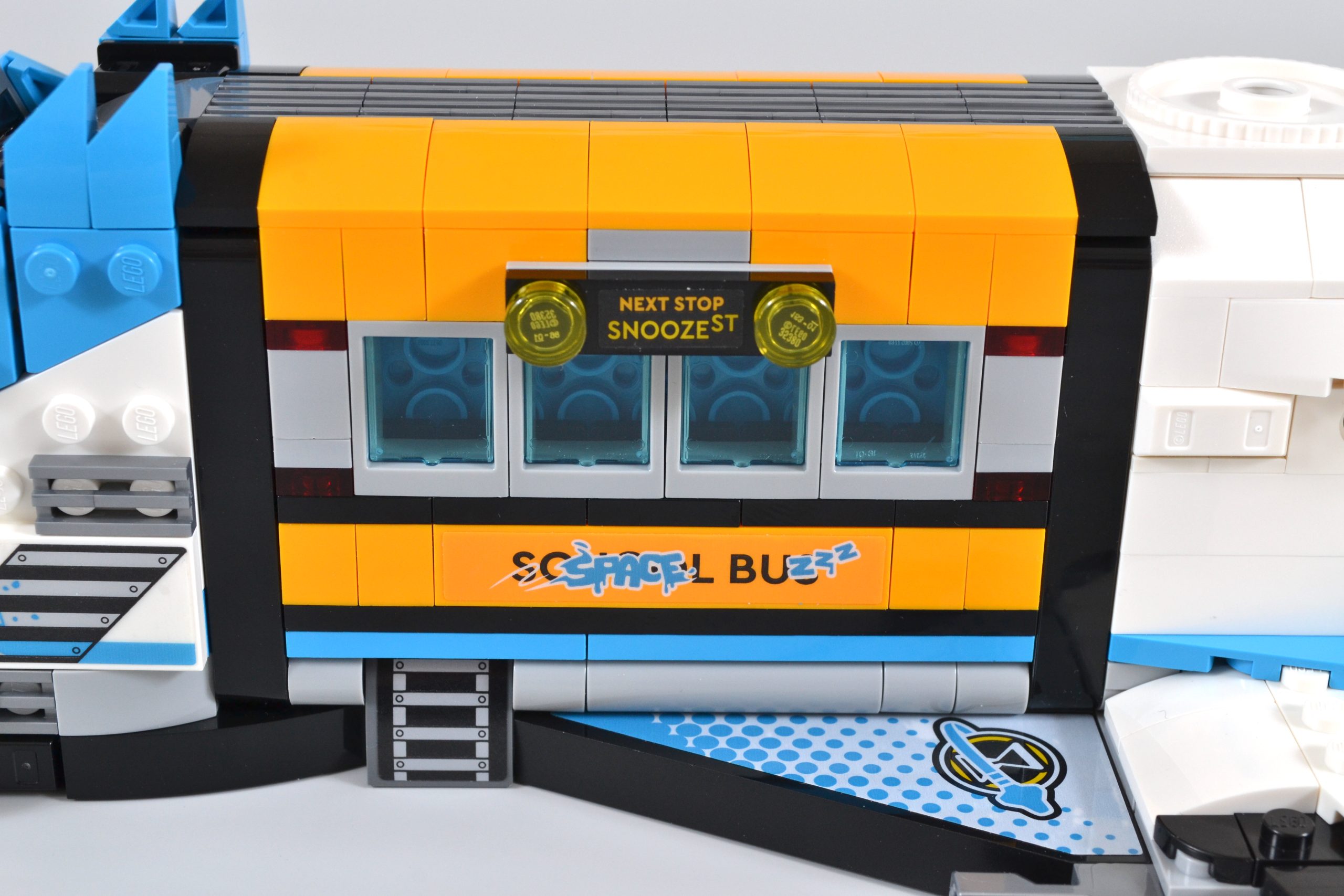LEGO DREAMZzz 71460 Mr. Oz’s Spacebus review