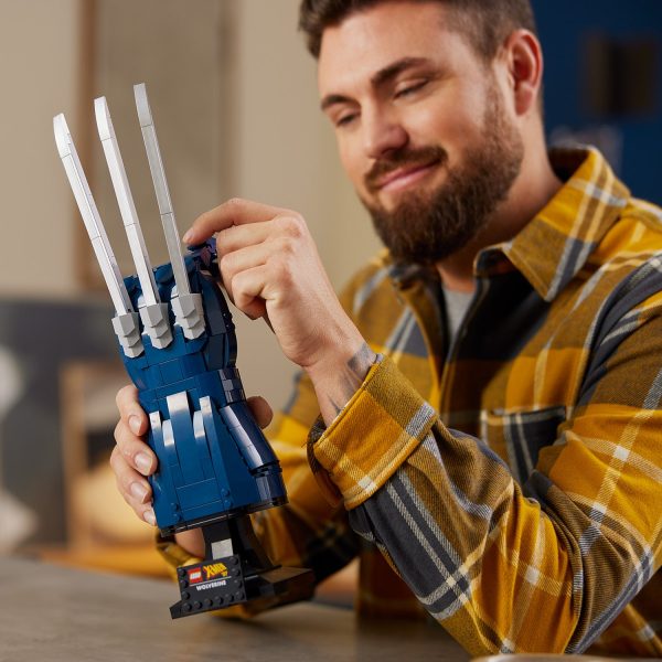 LEGO Marvel 76250 Wolverine's Adamantium Claws revealed