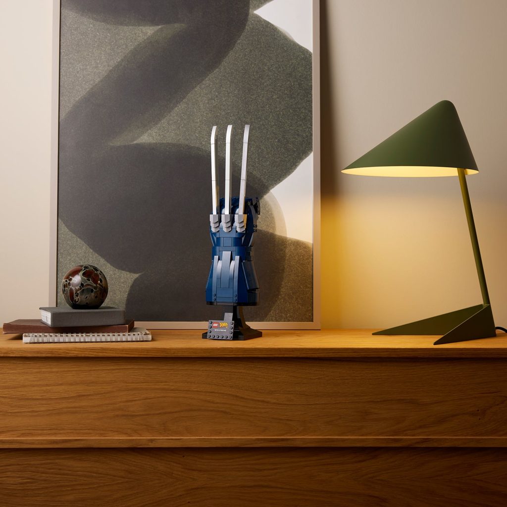 LEGO Marvel 76250 Wolverine's Adamantium Claws revealed