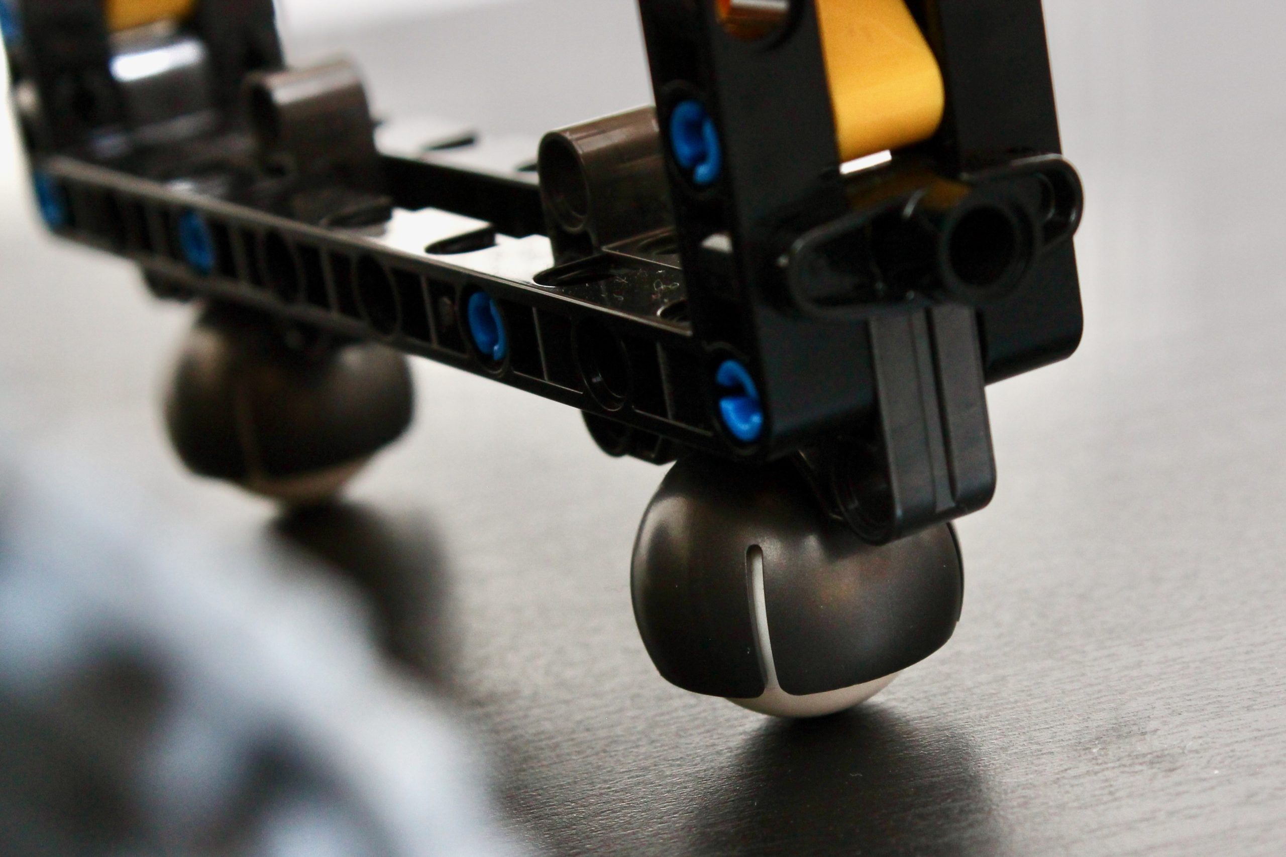 LEGO Technic 42146 Liebherr Crawler Crane LR 13000 review