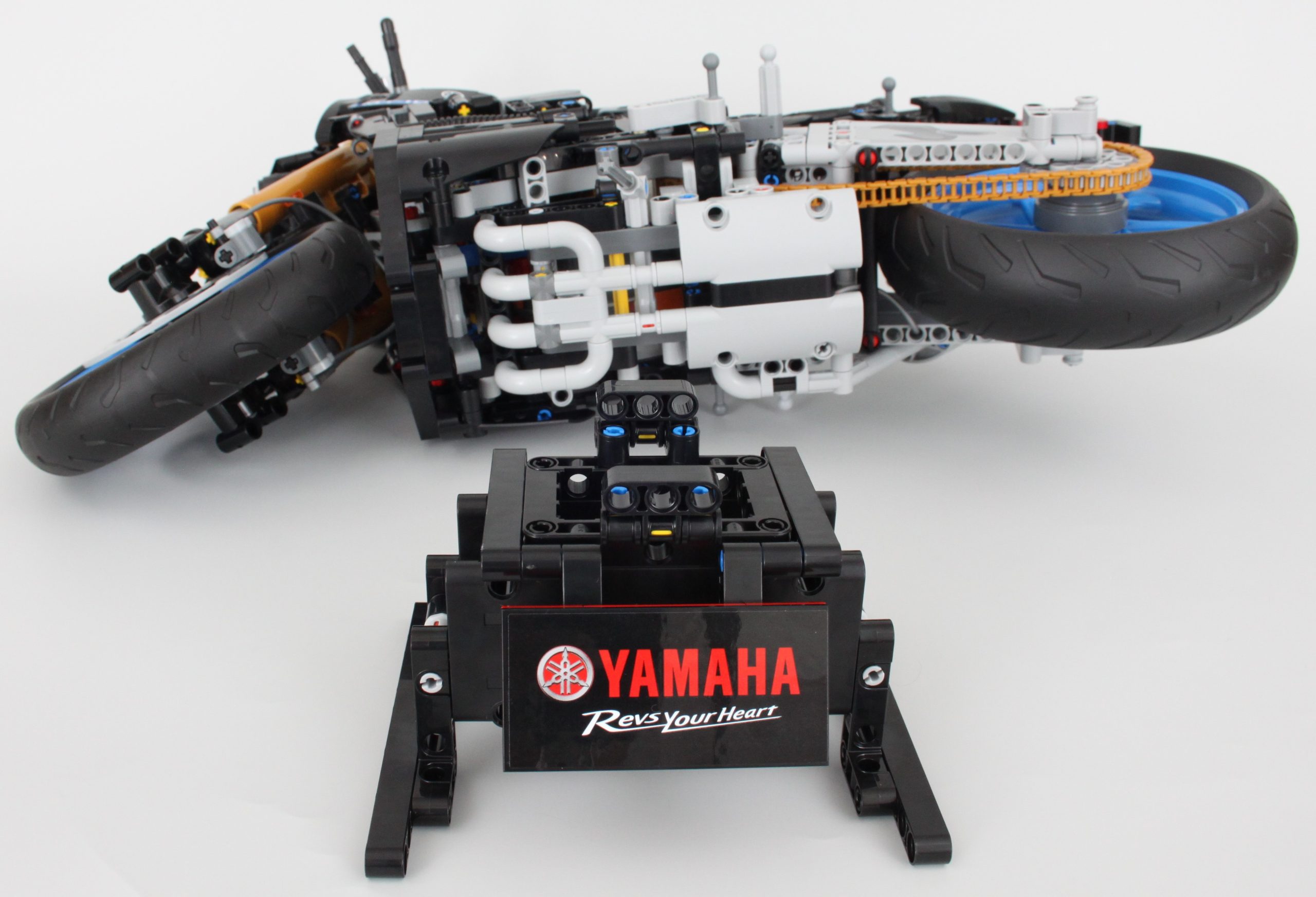 LEGO Technic 42159 Yamaha MT-10 SP review