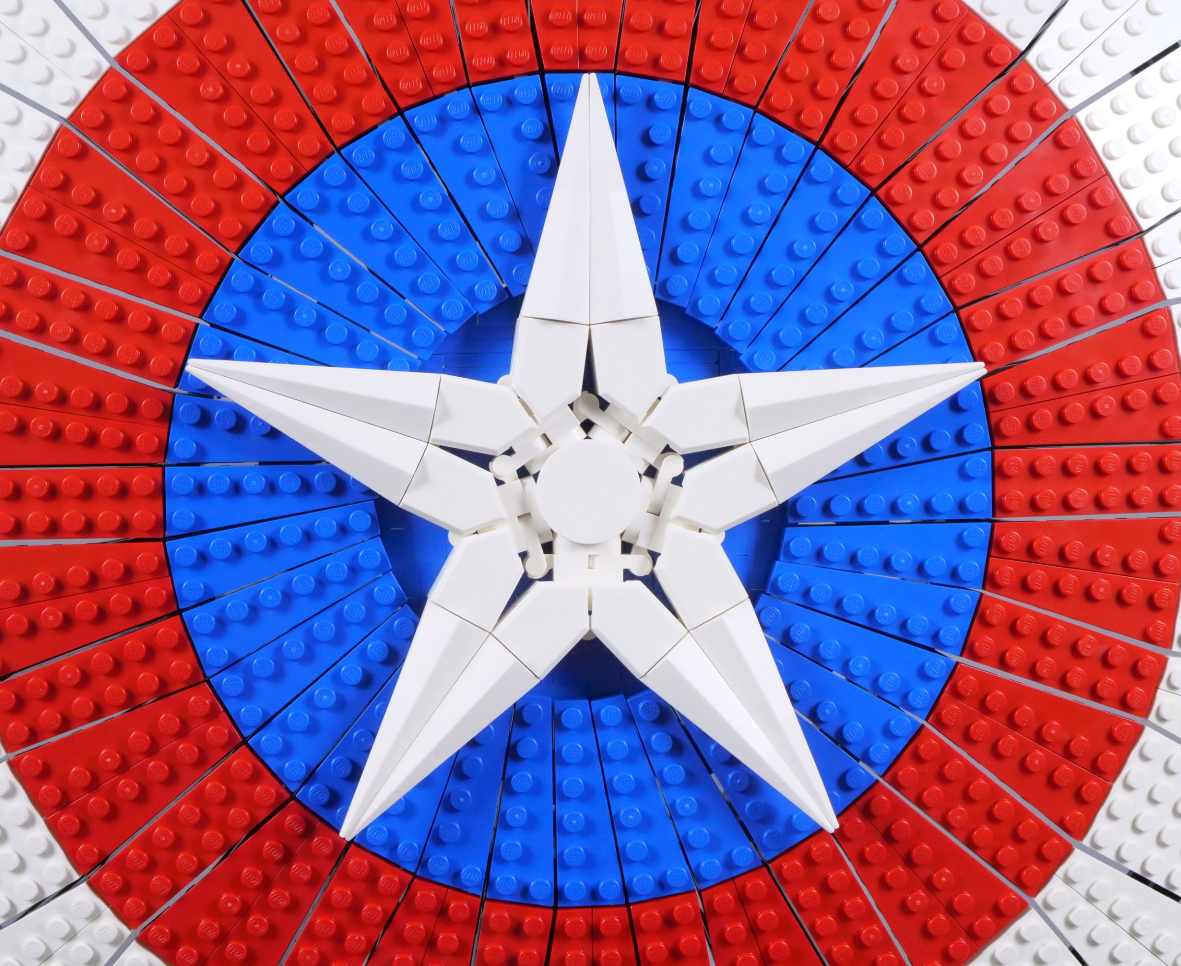 LEGO 76262 Captain America's Shield looks good but fragile
