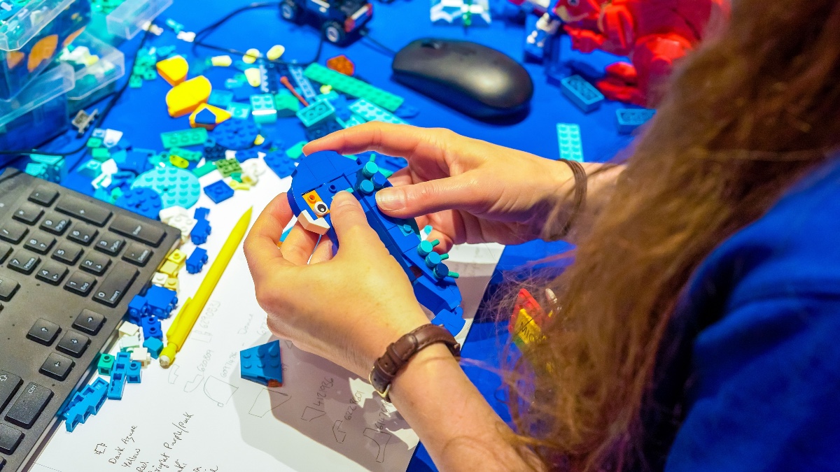 LEGO is hiring three new Assistant Master Model Builders – but don’t ...