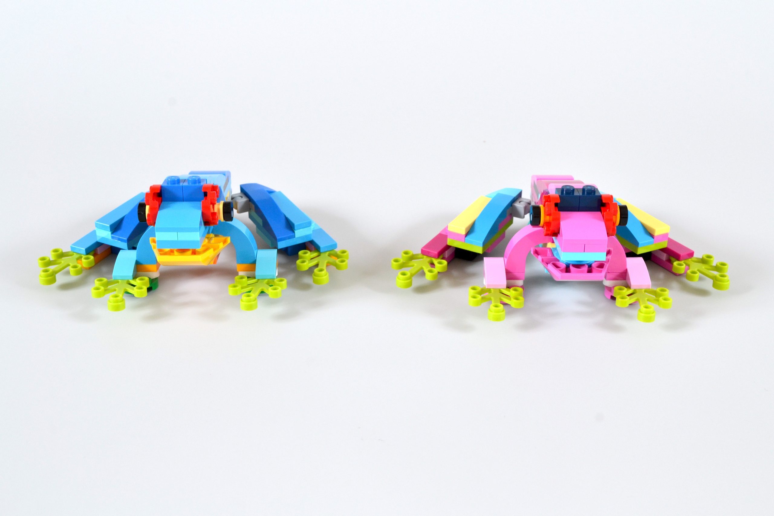 LEGO Creator 3-in-1 Exotic Parrots go head-to-head